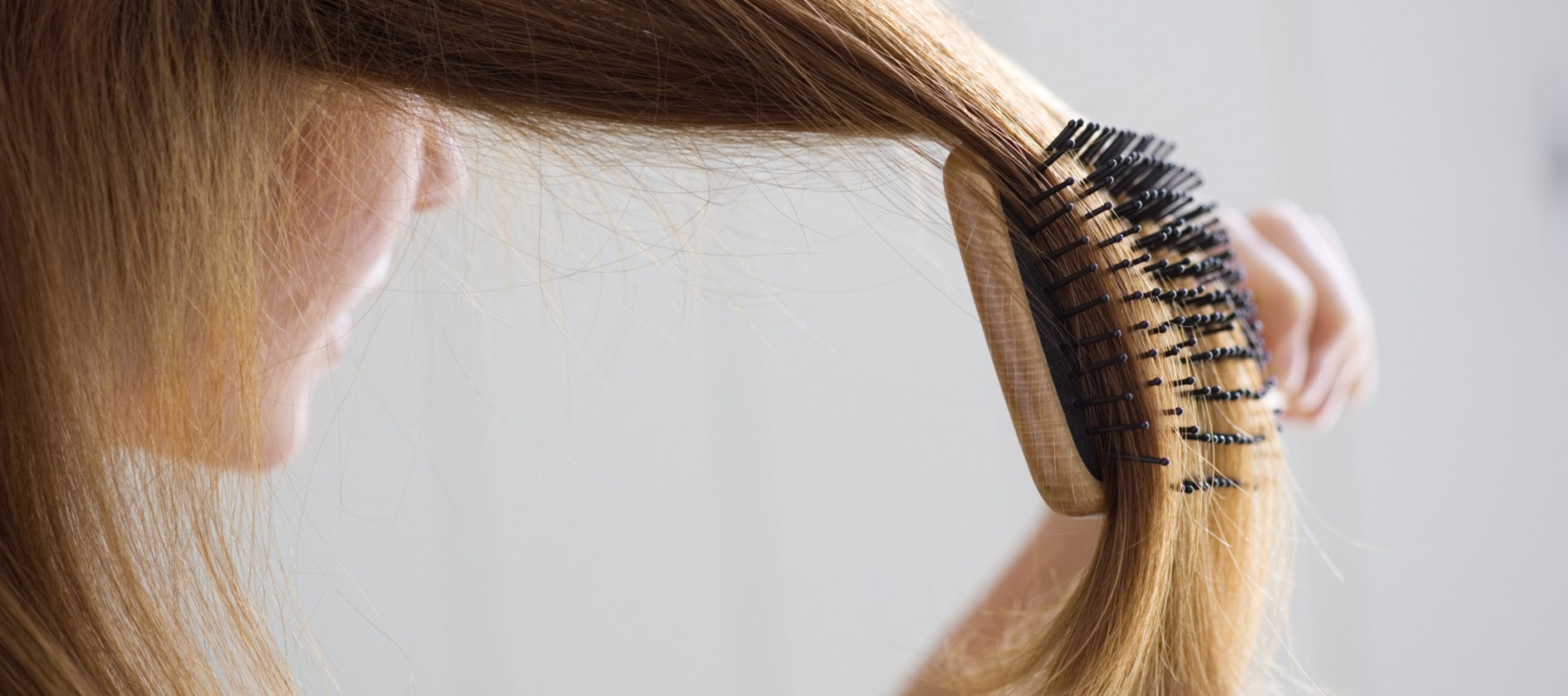 Perdita dei capelli, cause e trattamenti - Humanitas